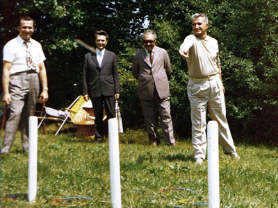 Nicolae Ceausescu si Ion Iliescu se intreceau la inele (Poze)