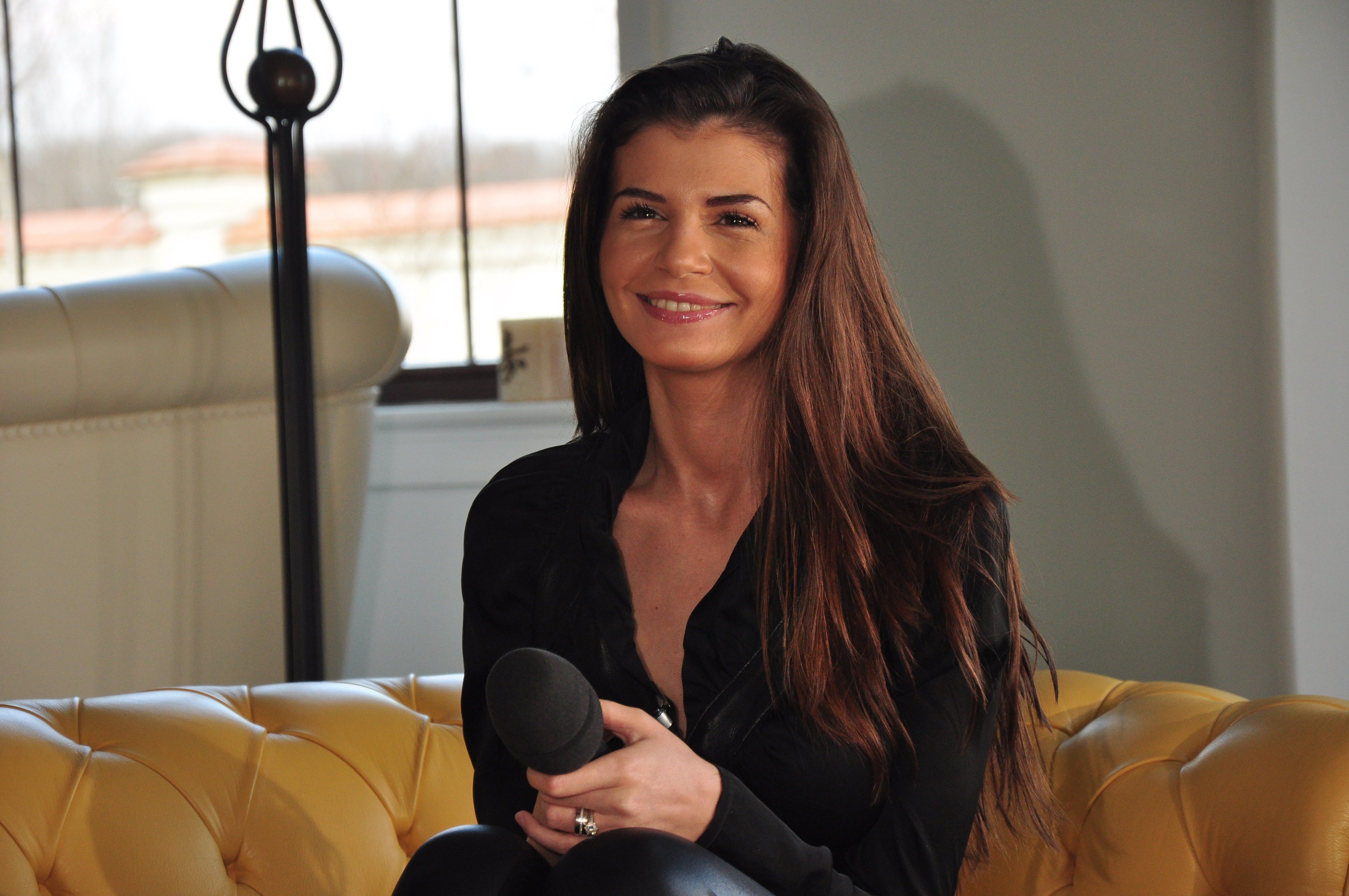 Monica Columbeanu este "barfita" de fostii soferi