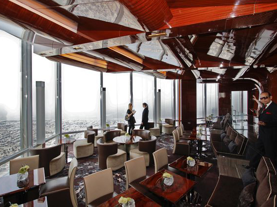 Cel mai inalt restaurant din lume si-a deschis portile (Poze)