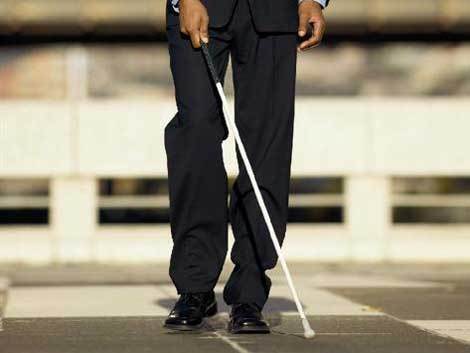 Nevăzător amendat pentru traversarea străzii prin loc nepermis