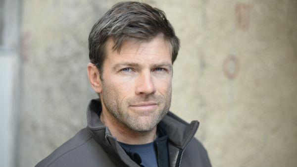 Jonathan Legg – Tânăr, neliniştit şi globetrotter profesionist! Cum e ...