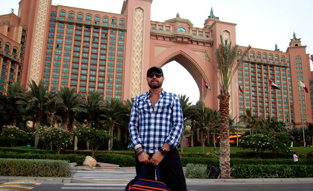 Cătălin Botezatu, vacanţă în Dubai şi Oman! În apă printre rechini şi ...