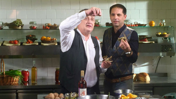 „Politică şi delicateţuri” cu umor negru. Dan Negru.