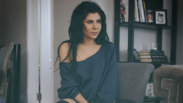 Angelika Vee a lansat clipul piesei "Fastlane"